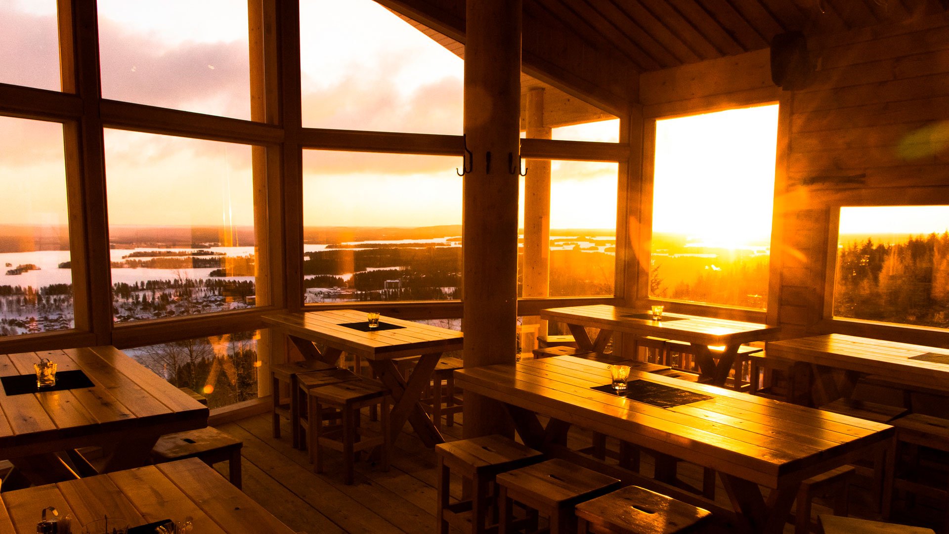 Laskettelu ja lumilautailu Tahkolla